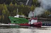 Norsk lasteskip slept av grunn under Svinesundsbrua