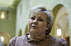 Erna varsler strengere innvandringspolitikk – dette vil Høyre gjøre ...